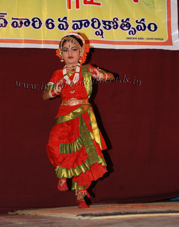 Dance on Folded Toes - India Book of Records