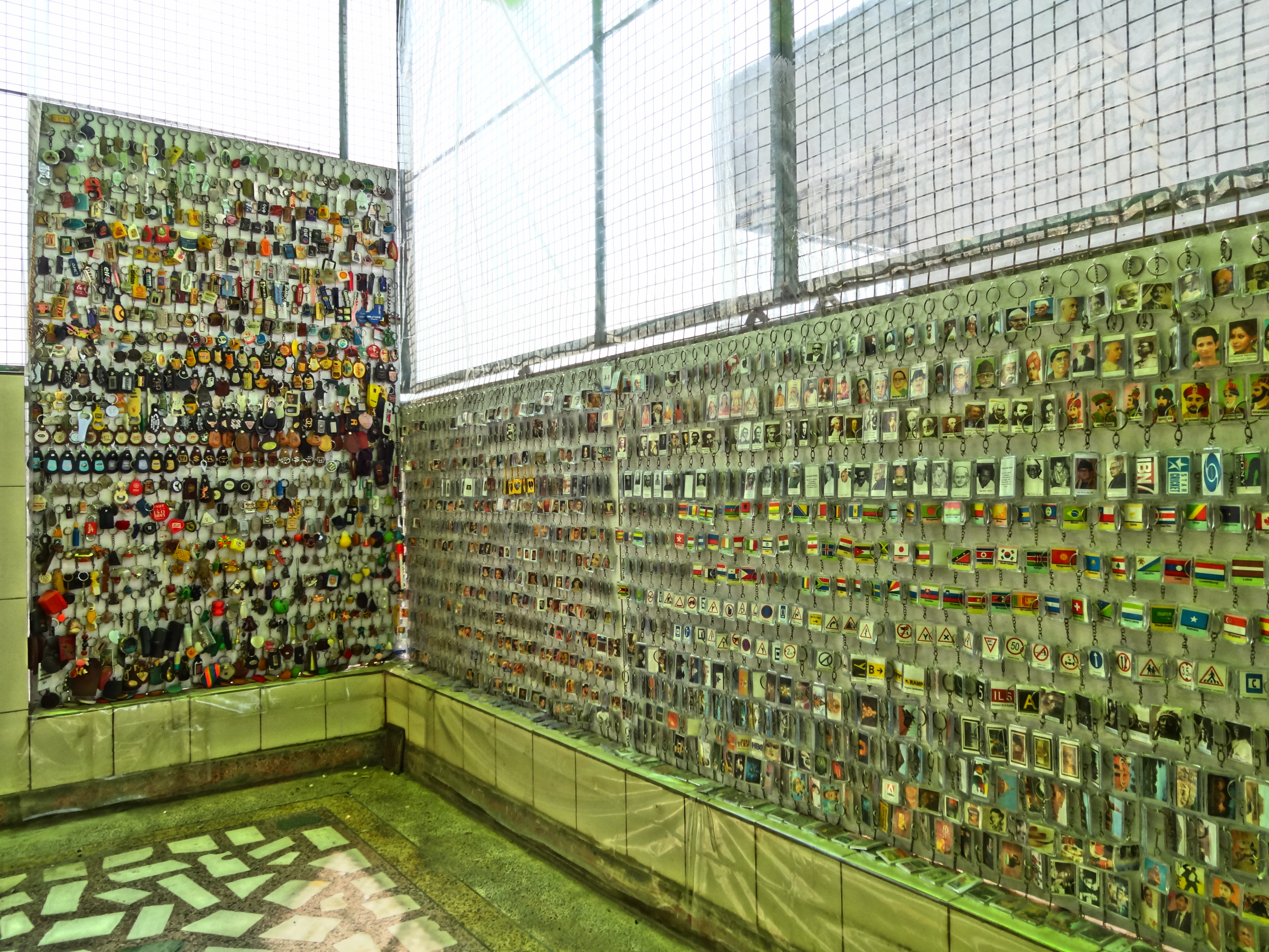 LARGEST COLLECTION OF KEY RINGS - India Book of Records