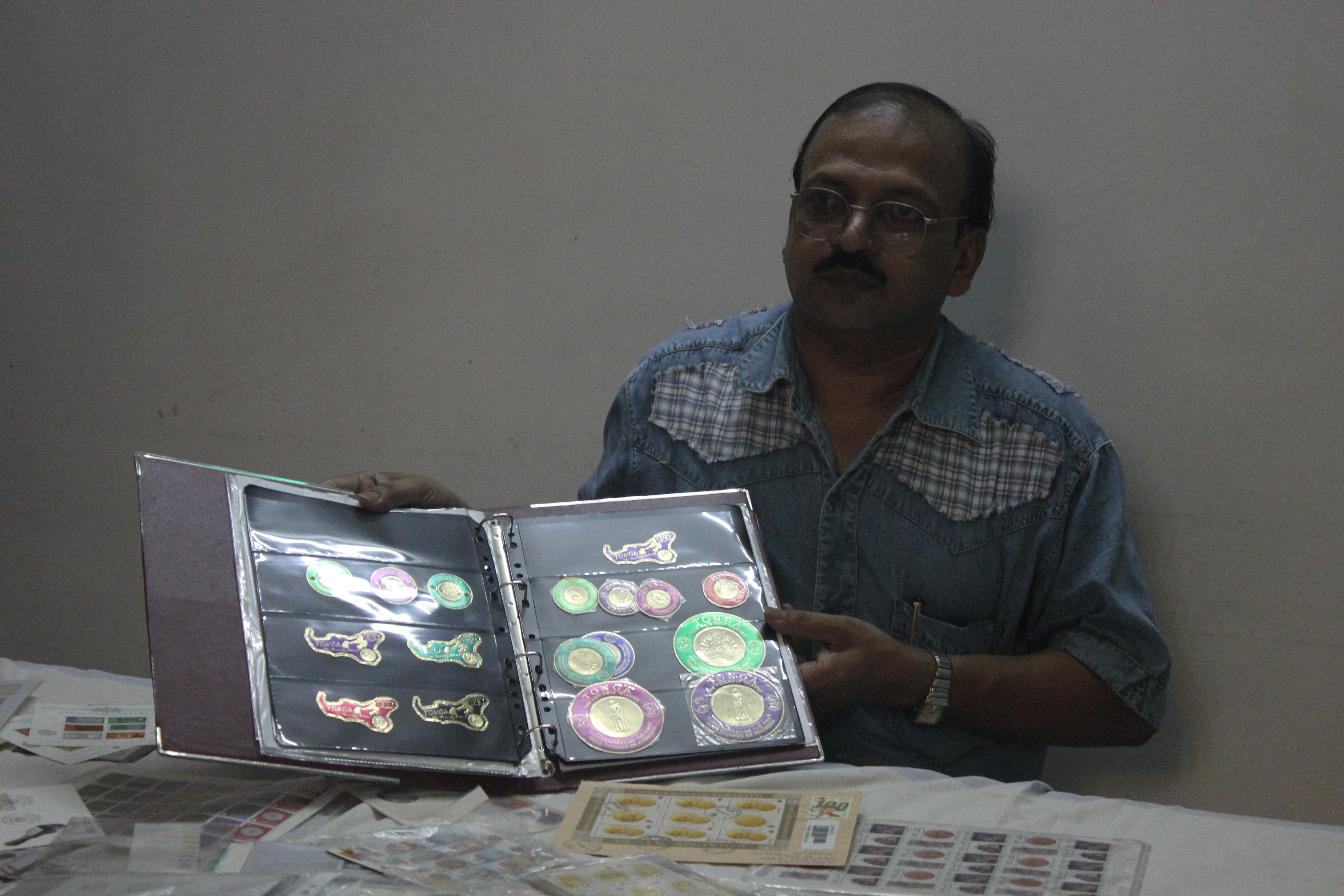 LARGEST COLLECTION OF THEMATIC STAMPS (COINS AND PAPER NOTES) - IBR