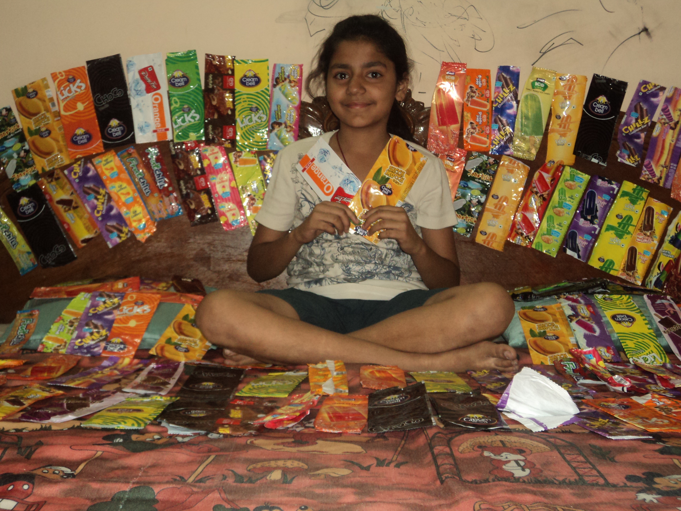 COLLECTION OF ICE CREAM WRAPPERS - India Book of Records