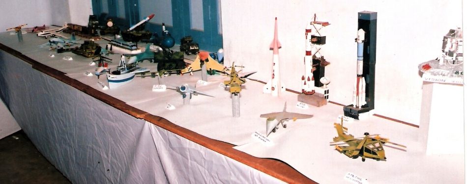 Bộ sưu tập các đồ vật được làm từ giấy đồ sộ nhất - HỘI KỶ LỤC GIA VIỆT ...